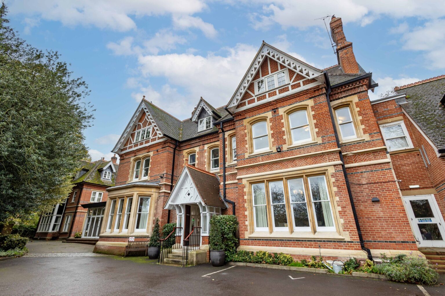 Manor Life - St Cross Grange - Manor Life